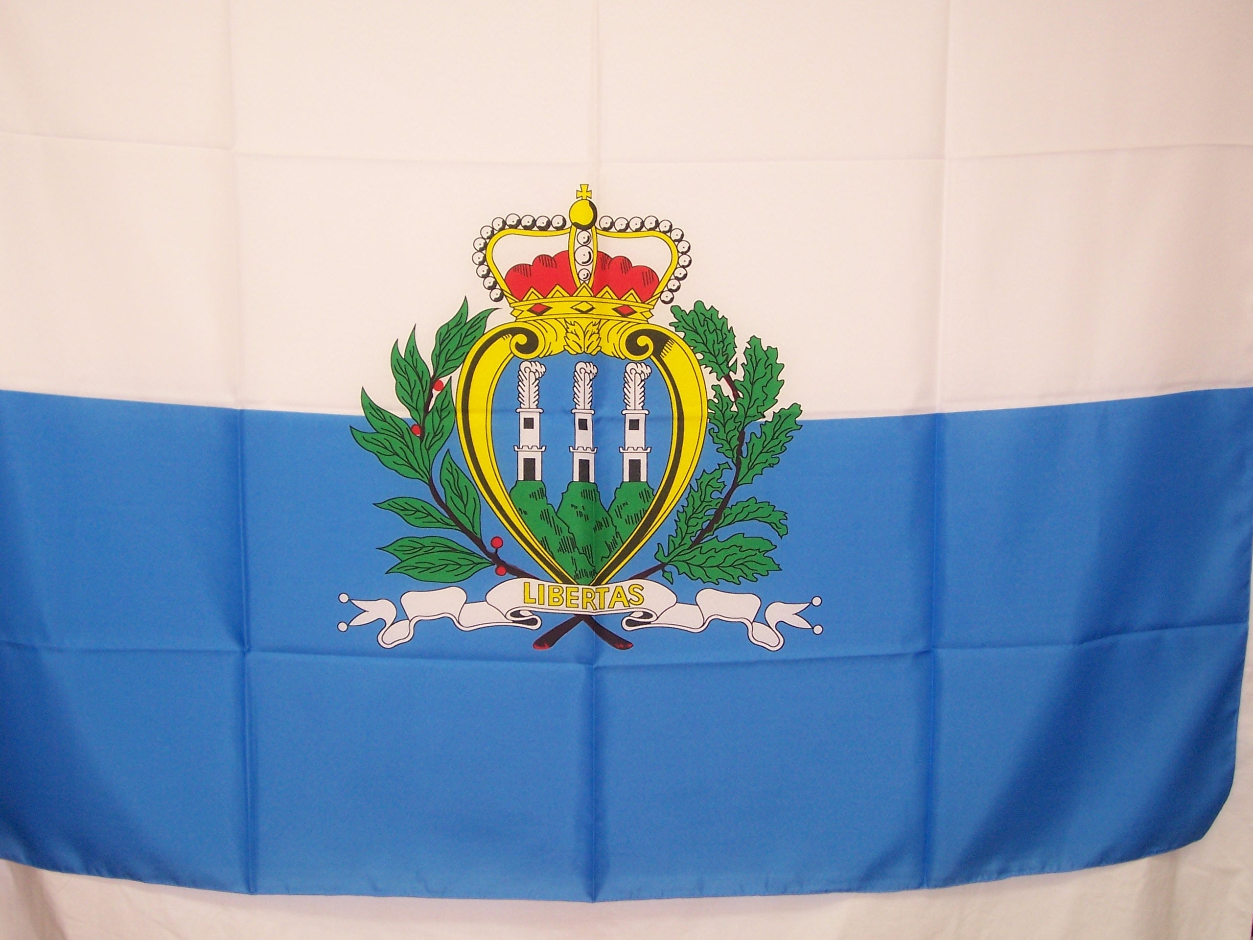 Bandiera sammarinese Rep. S. Marino – Il Distintivo Pesaro